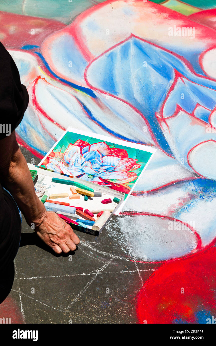 Pavement drawings hi-res stock photography and images - Alamy