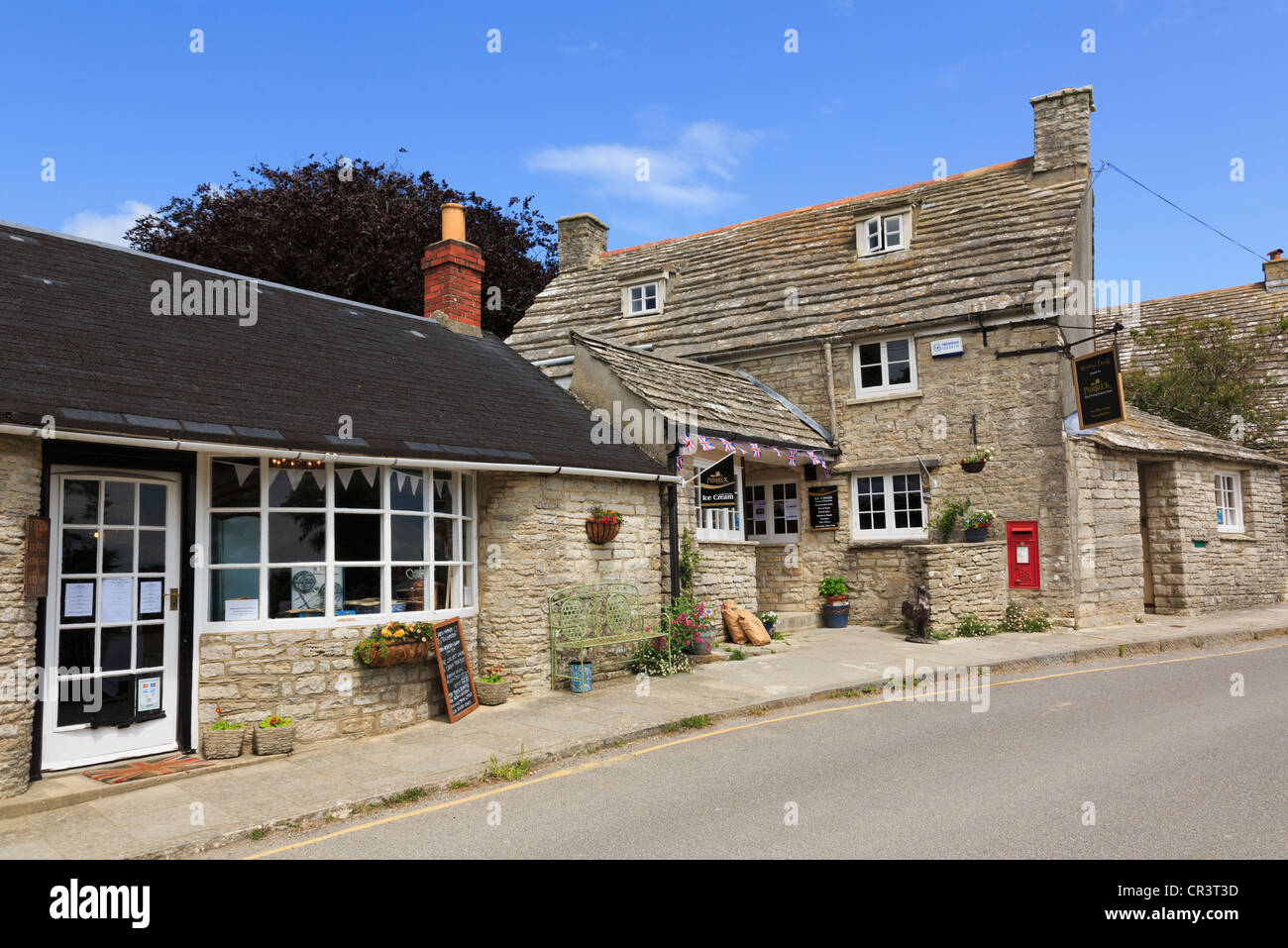 Old village shop in english hi-res stock photography and images - Alamy