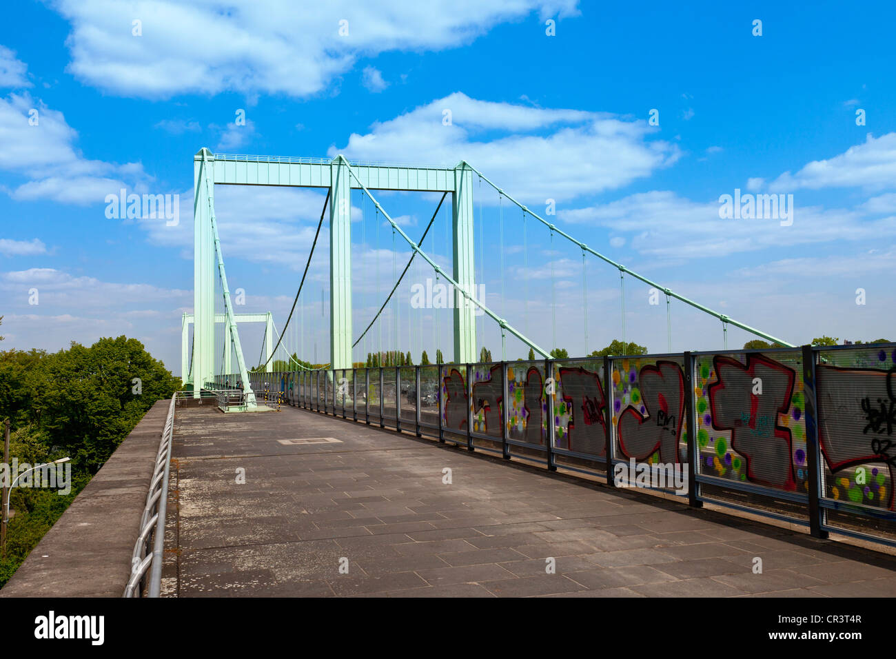 Footpath over motorway hi-res stock photography and images - Alamy