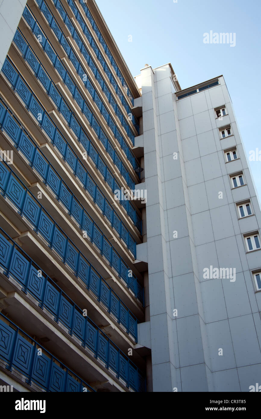 Block of flats on the Brunswick Estate Islington London EC1V 0ER Stock ...