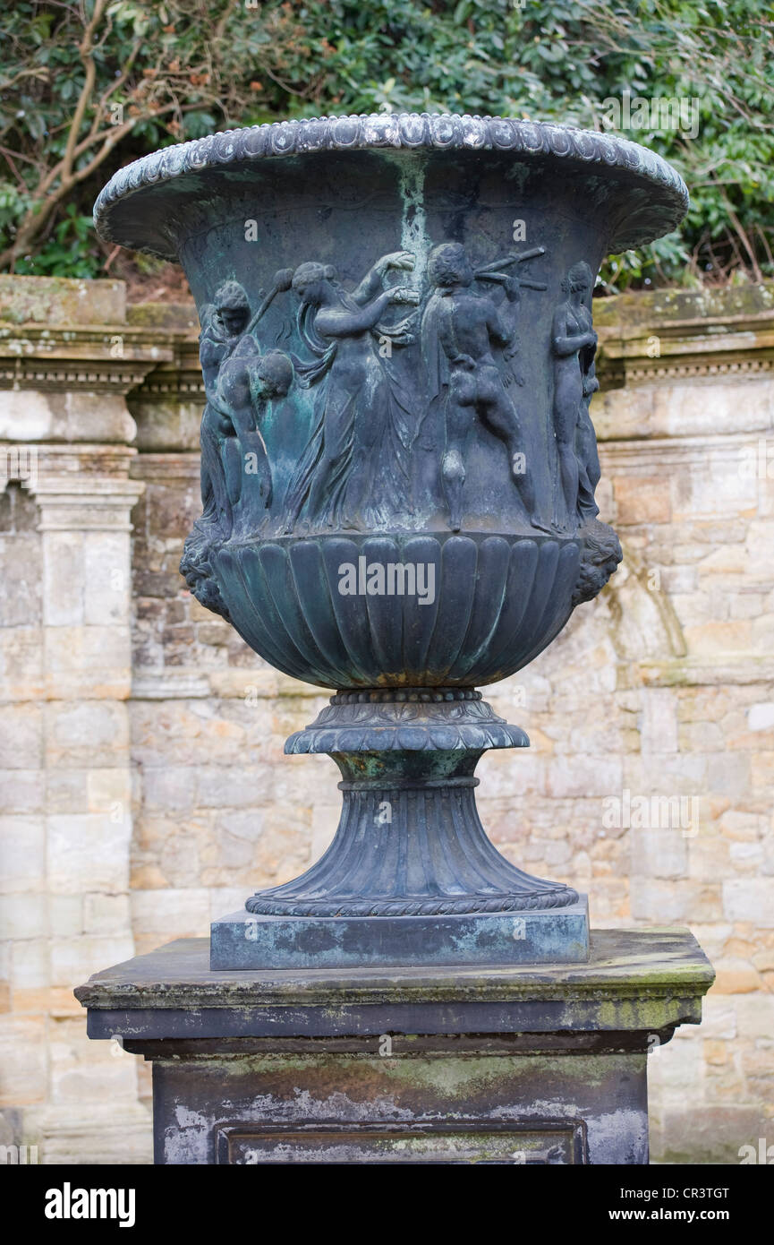 Greek style urn Stock Photo - Alamy