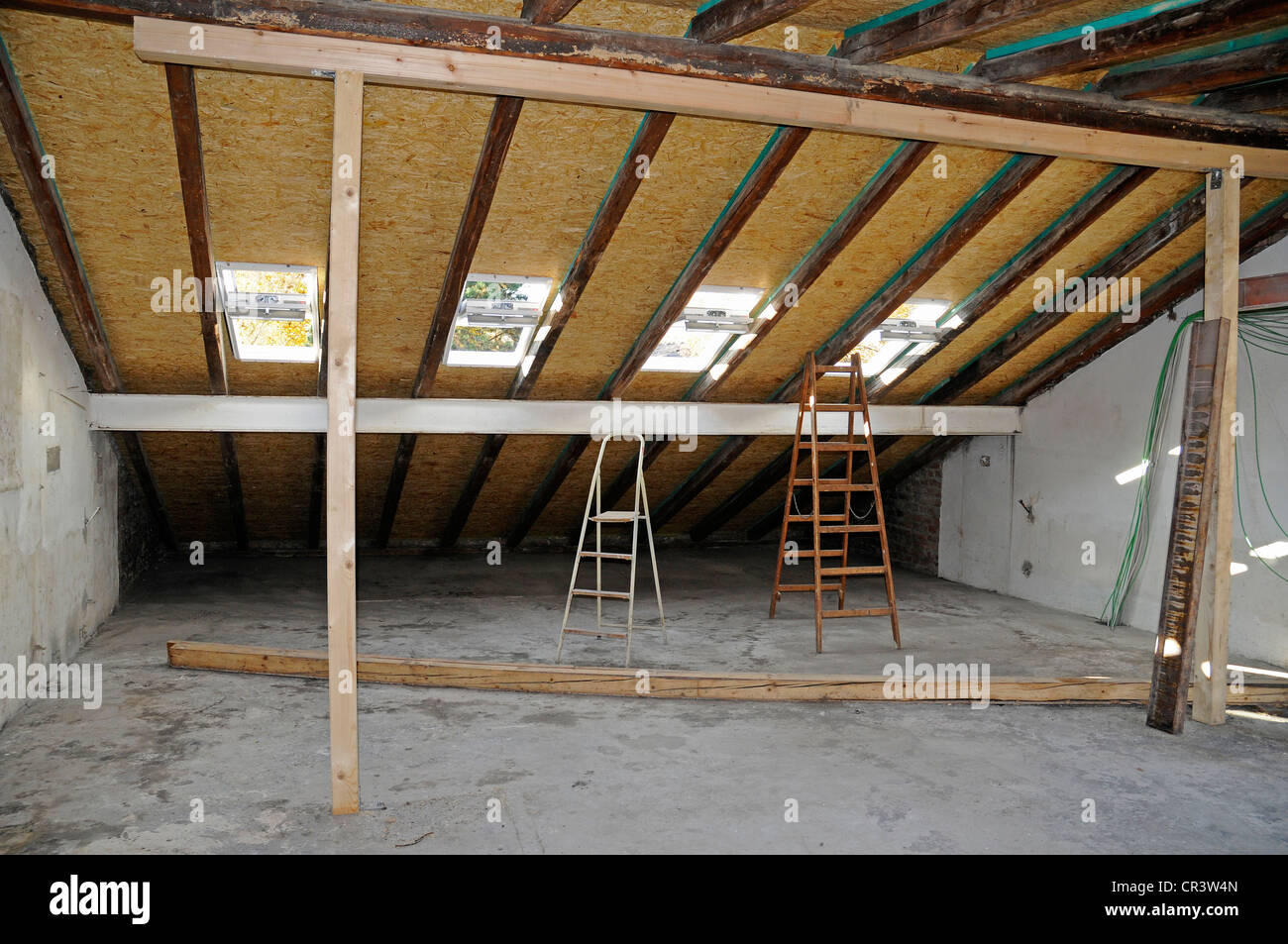 Skylight windows, roof, roof structure, window, old building ...