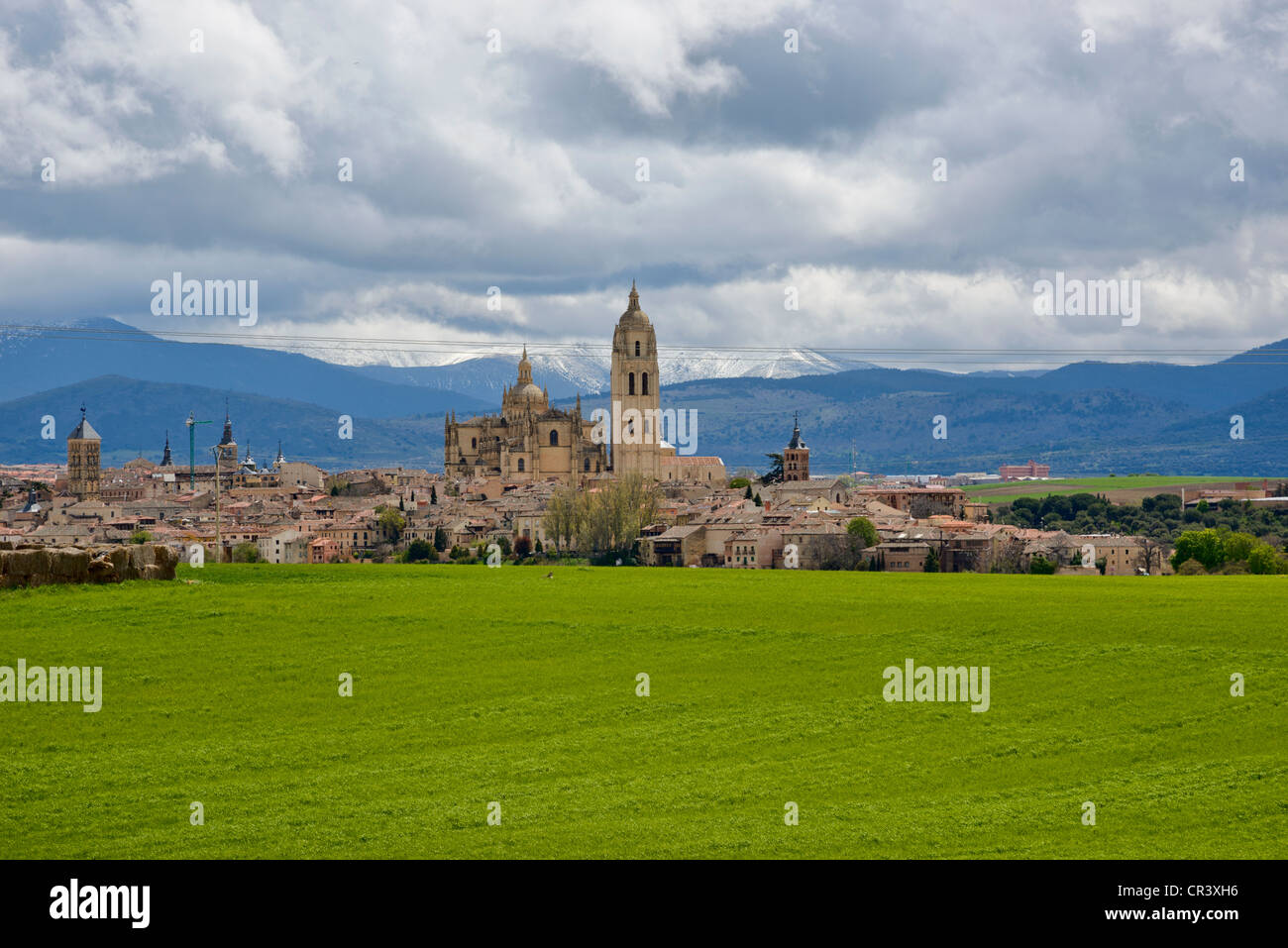 Segovia's landscape view, with the Cathedral and mountains in the back ...