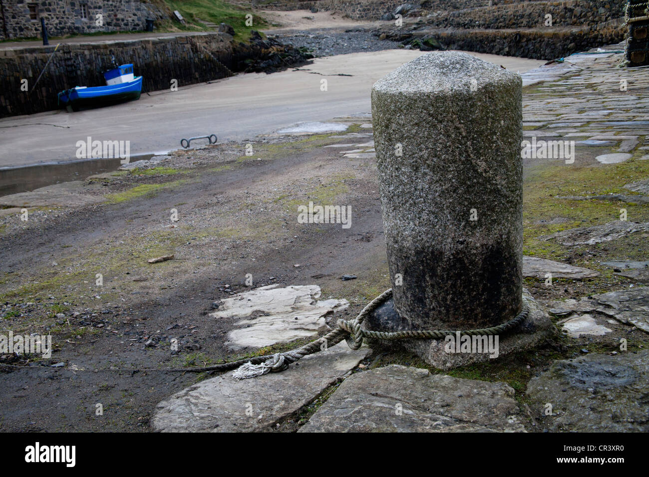 Stone bollard hi-res stock photography and images - Alamy