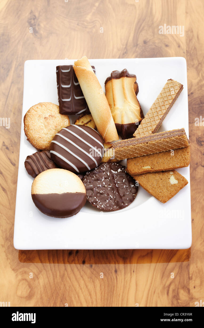 Biscuits, mix on plate Stock Photo - Alamy