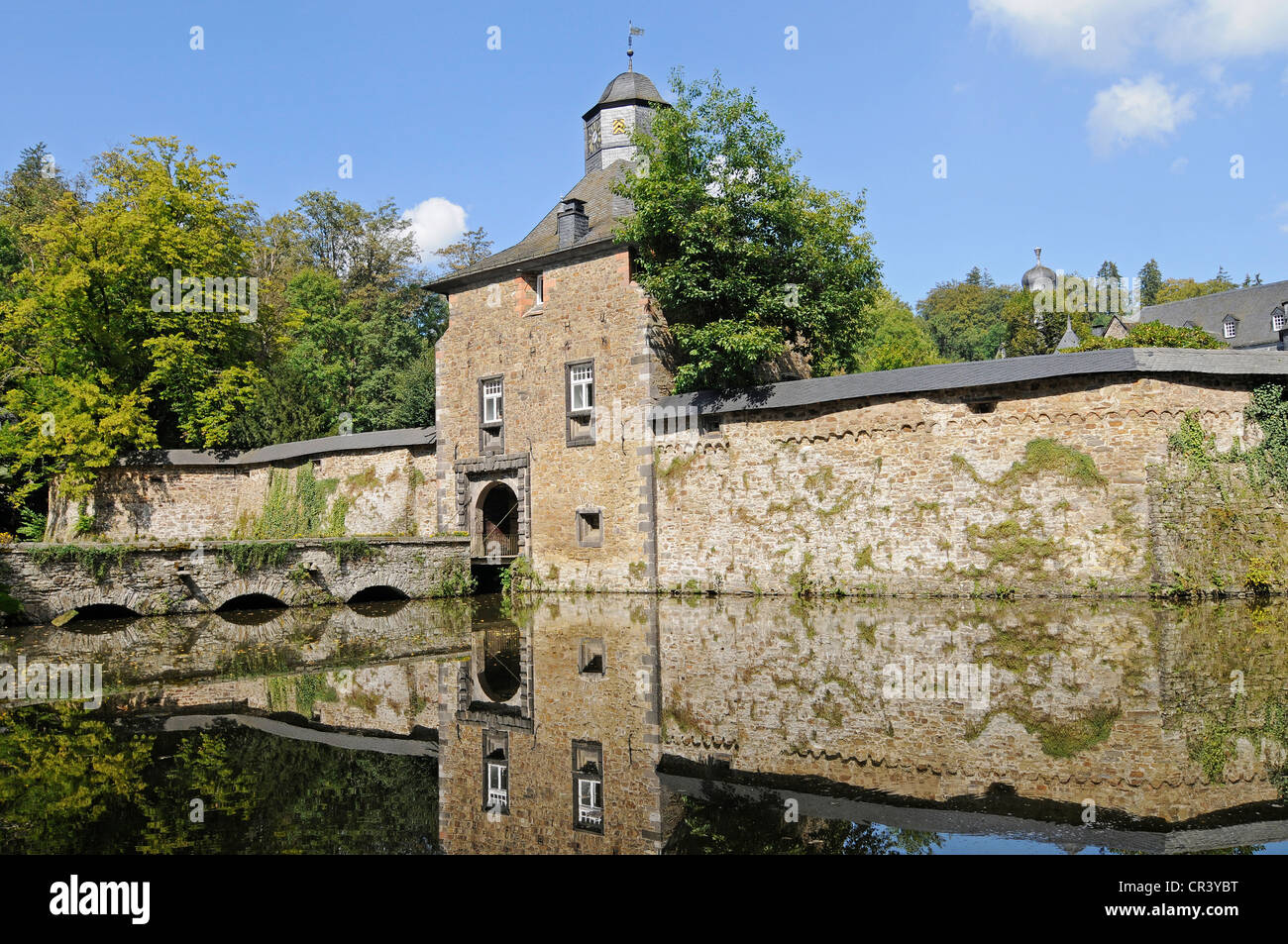 Wasserschloss Crottdorf moated castle, bridge, Friesenhagen ...