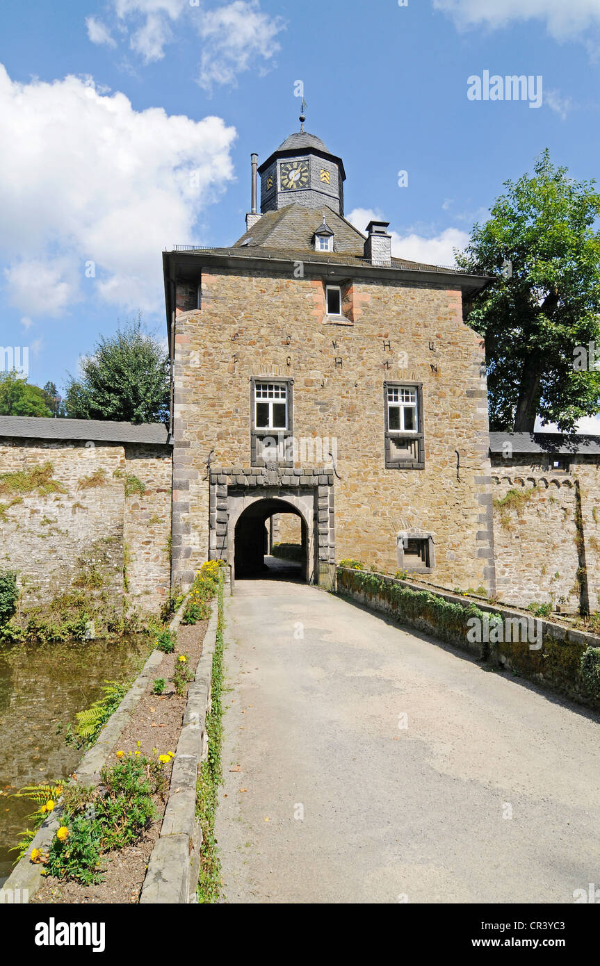 Wasserschloss Crottdorf moated castle, bridge, Friesenhagen ...