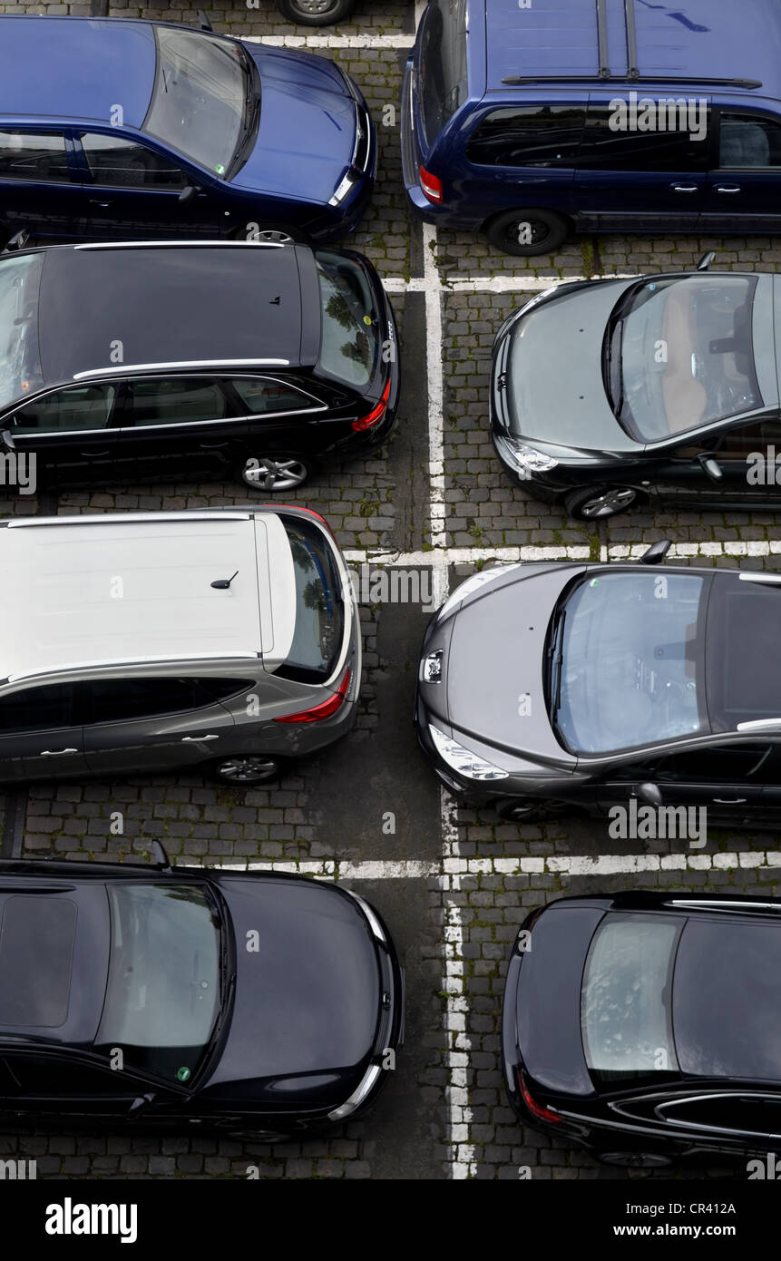 Birds eye view parking lot hi-res stock photography and images - Alamy
