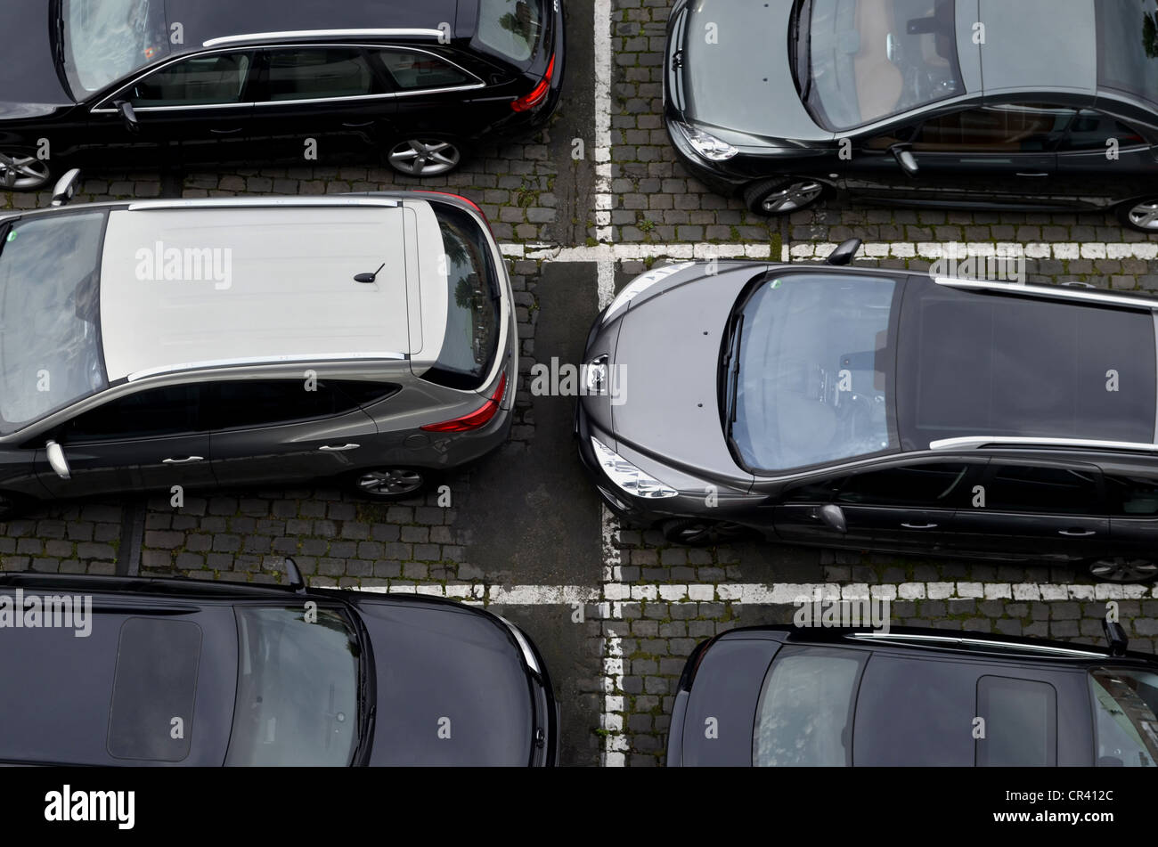 Cars birds eye view hi-res stock photography and images - Alamy