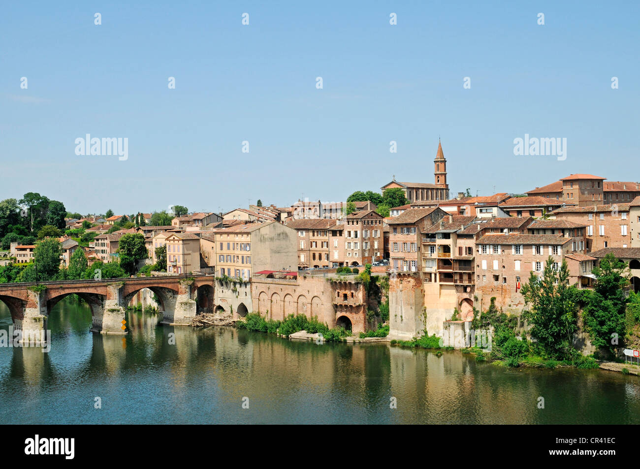 River Tarn, Albi, Departement Tarn, Midi-Pyrenees, France, Europe Stock ...