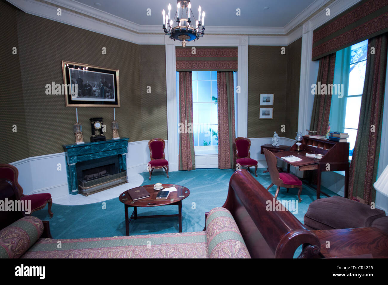 Replica of Lincoln Sitting Room from the White House, Nixon Library ...