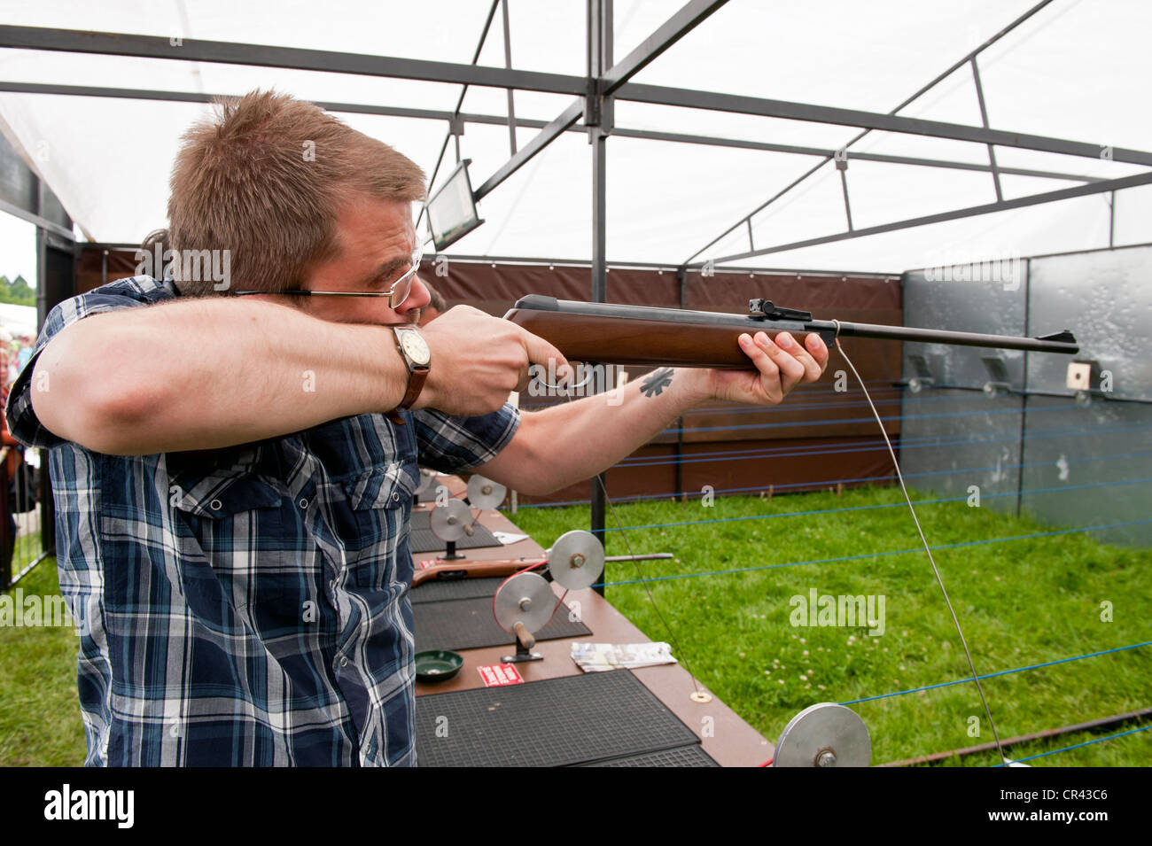 Air rifle shooting target hi-res stock photography and images - Alamy