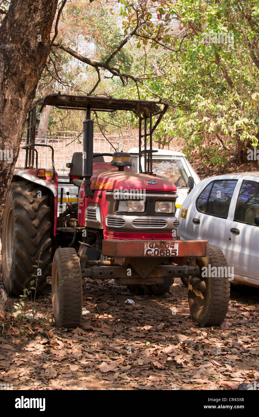 Mahindra arjun tractor hi-res stock photography and images - Alamy