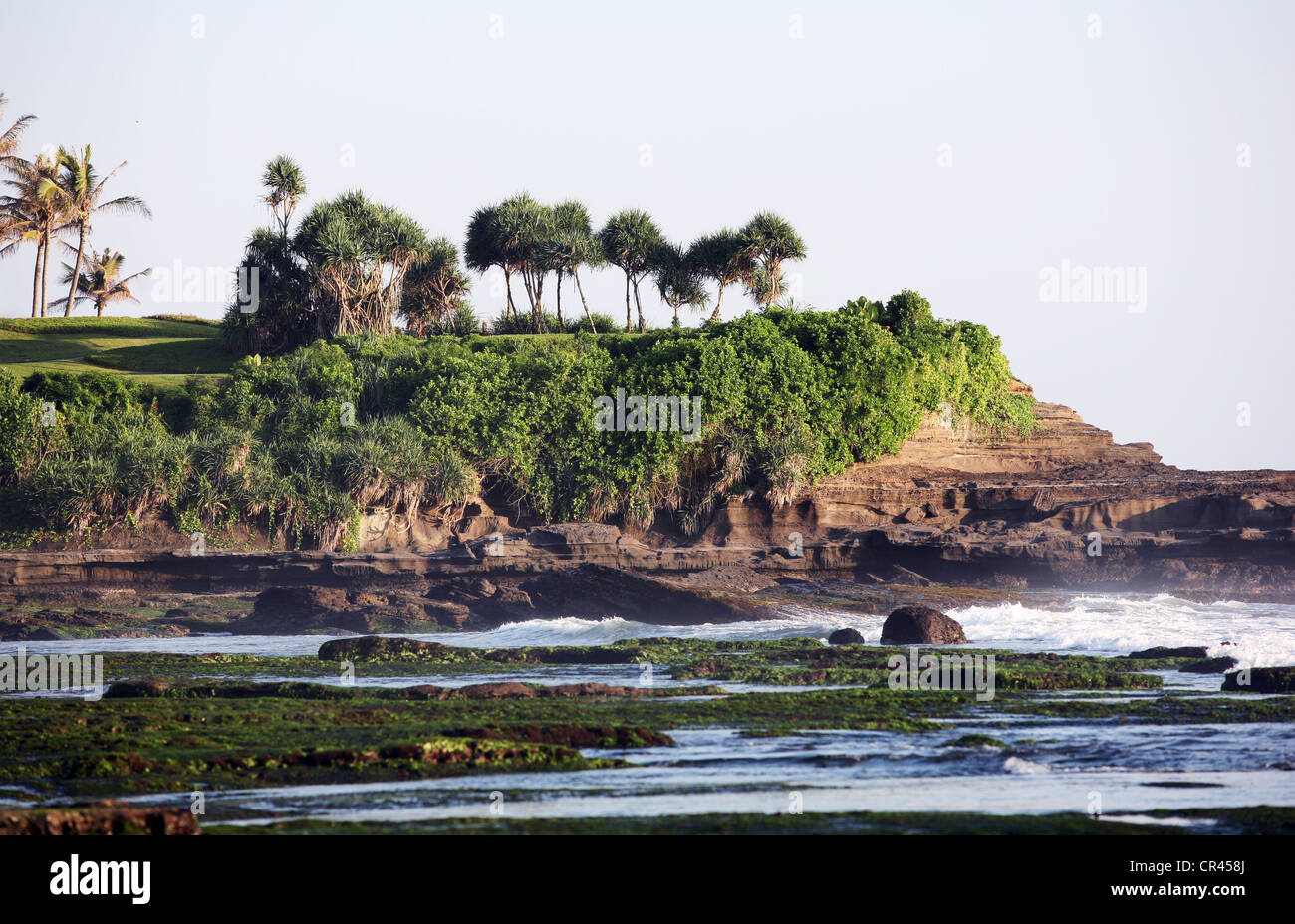 Coastal line Indian ocean in the afternoon Stock Photo - Alamy