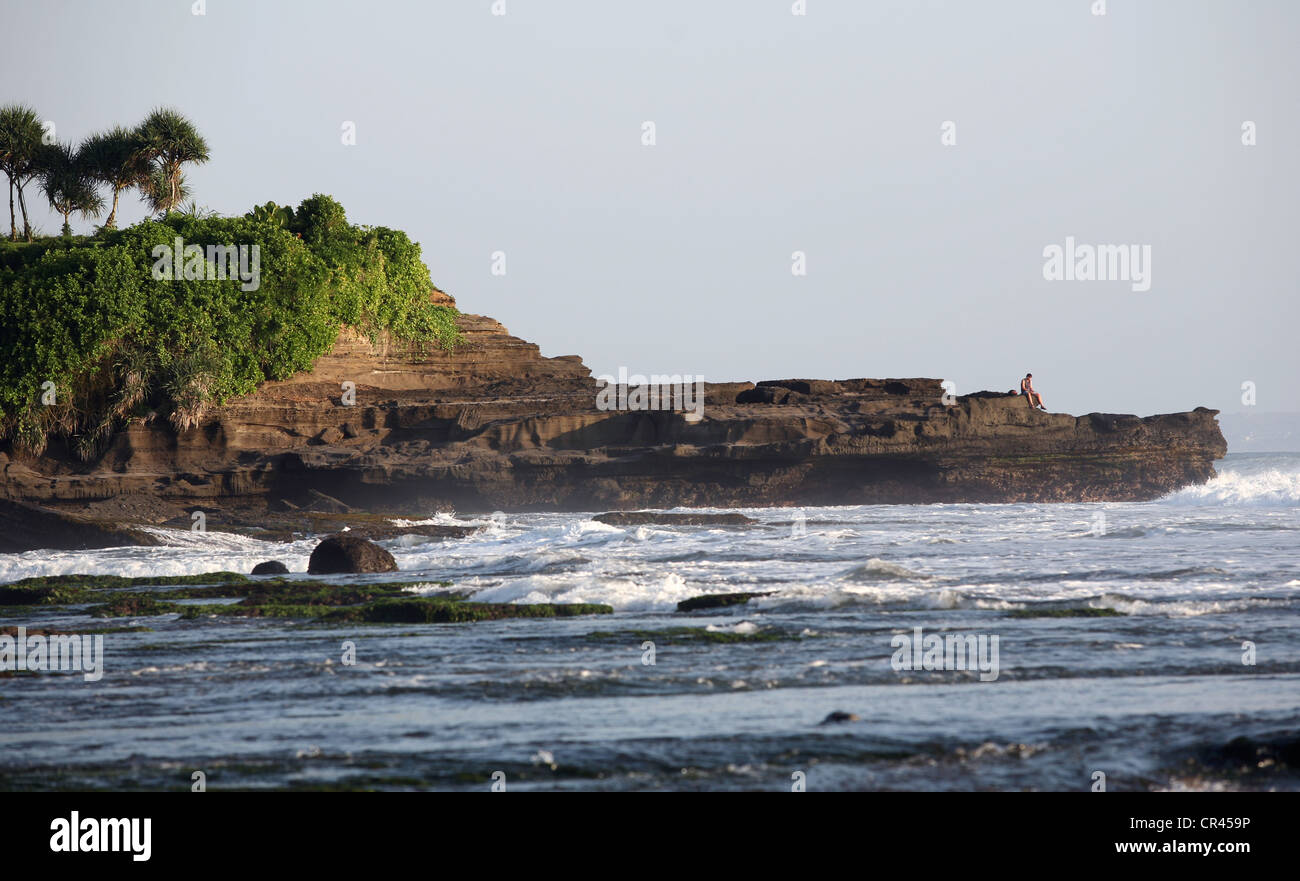 Coastal line Indian ocean in the afternoon Stock Photo - Alamy