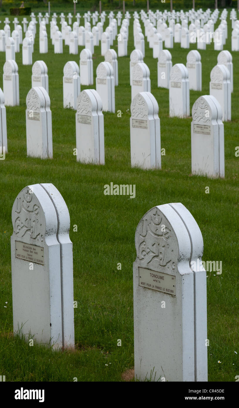 War graves of Muslim WW1 soldiers who fought for France, La Ferme de ...