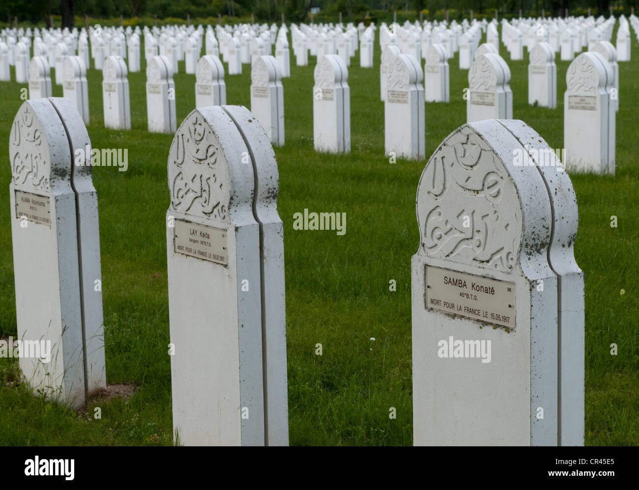 War graves of Muslim WW1 soldiers who fought for France, La Ferme de ...