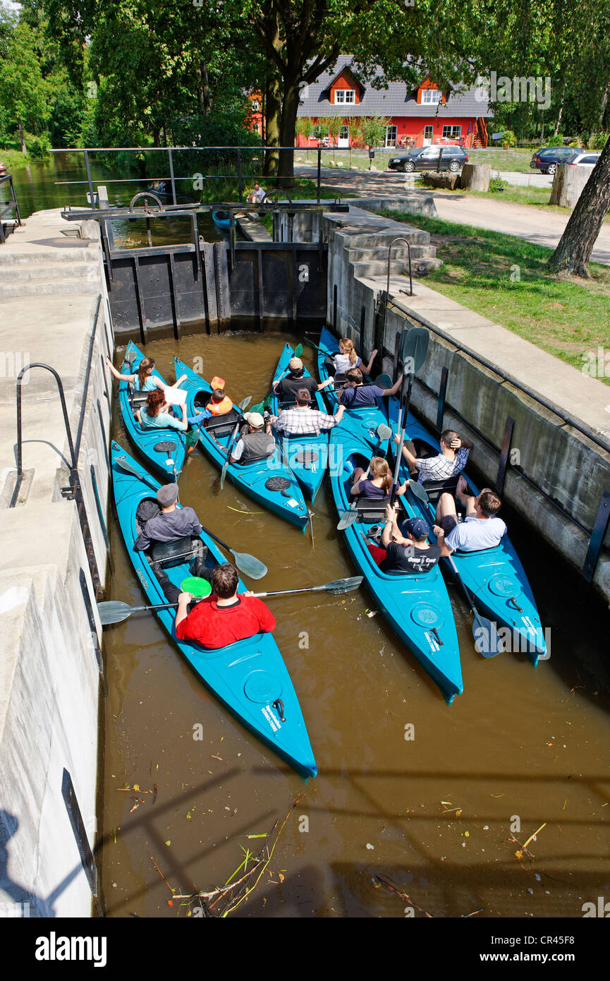 Kayaks, canal, Spree river, in Burg, Spreewald, Brandenburg, Germany ...