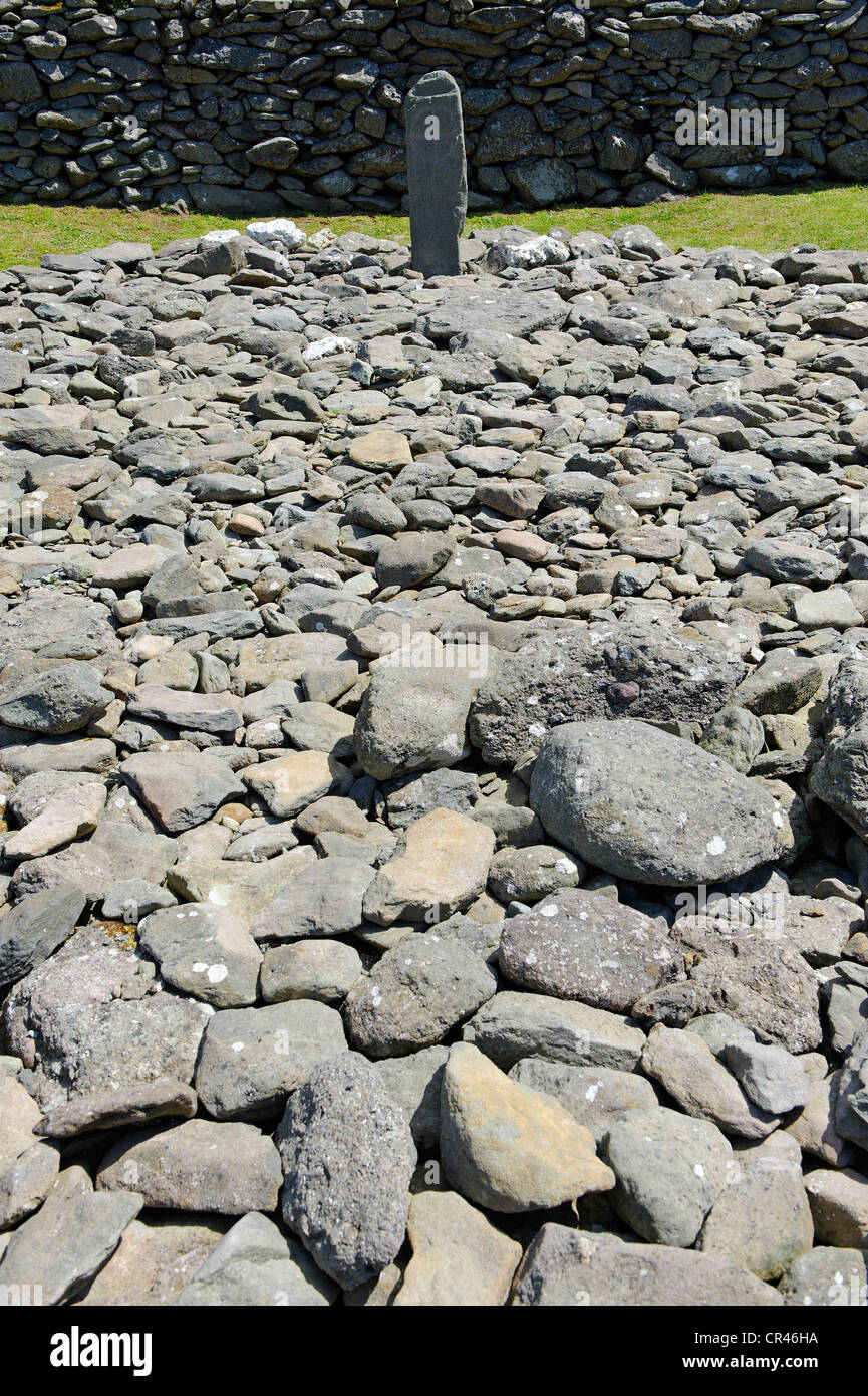 Early Christian stone cross, Gallarus Oratory, stone church, 6th to 8th ...