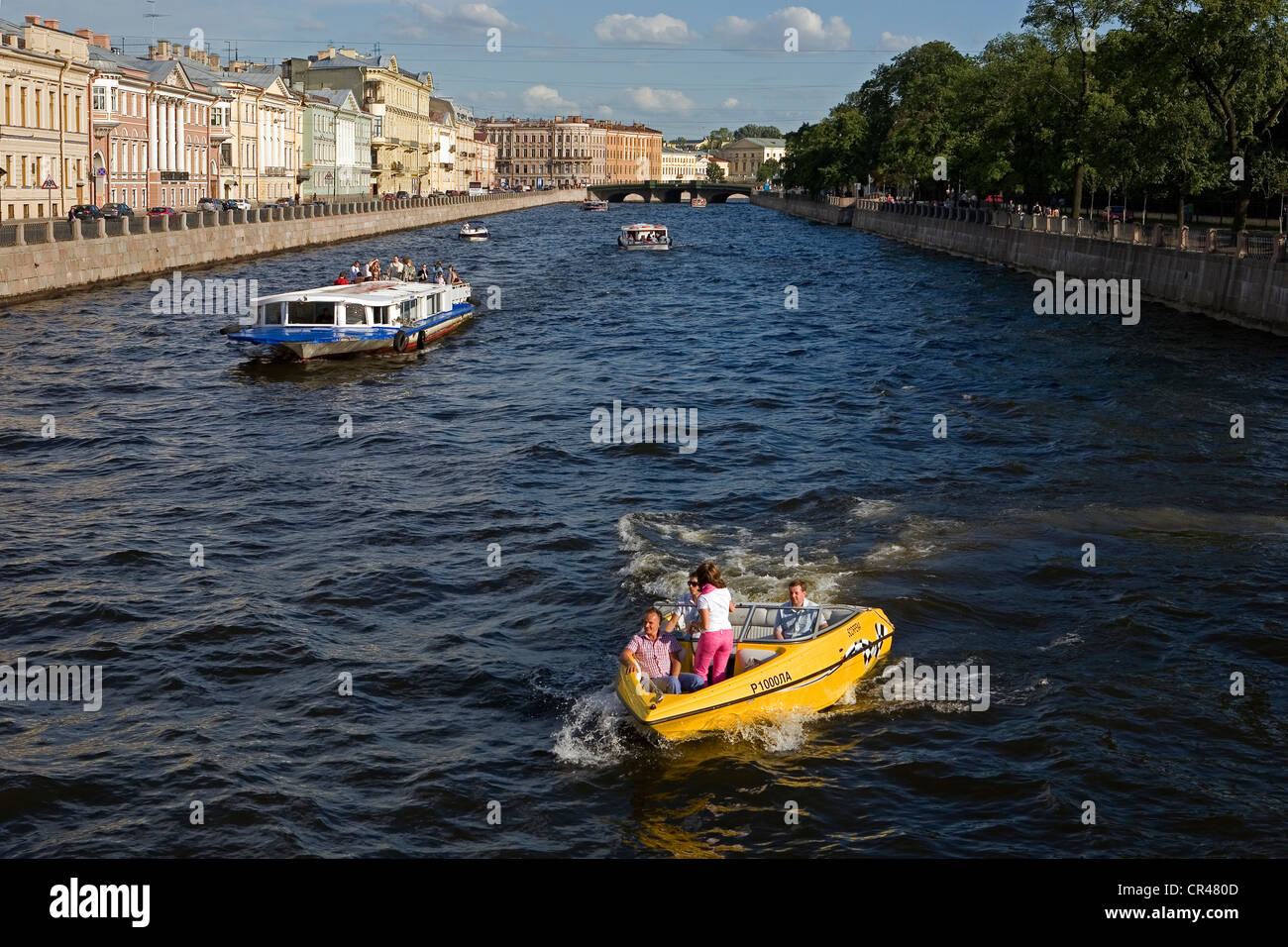 Navigating channel hi-res stock photography and images - Alamy