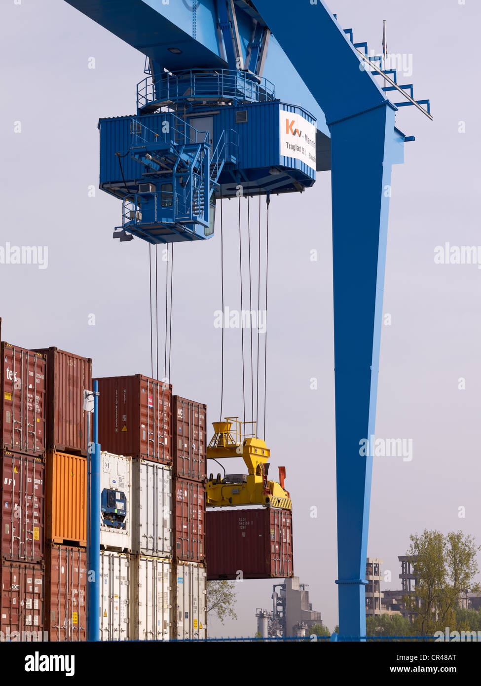 Loading bridges hi-res stock photography and images - Alamy