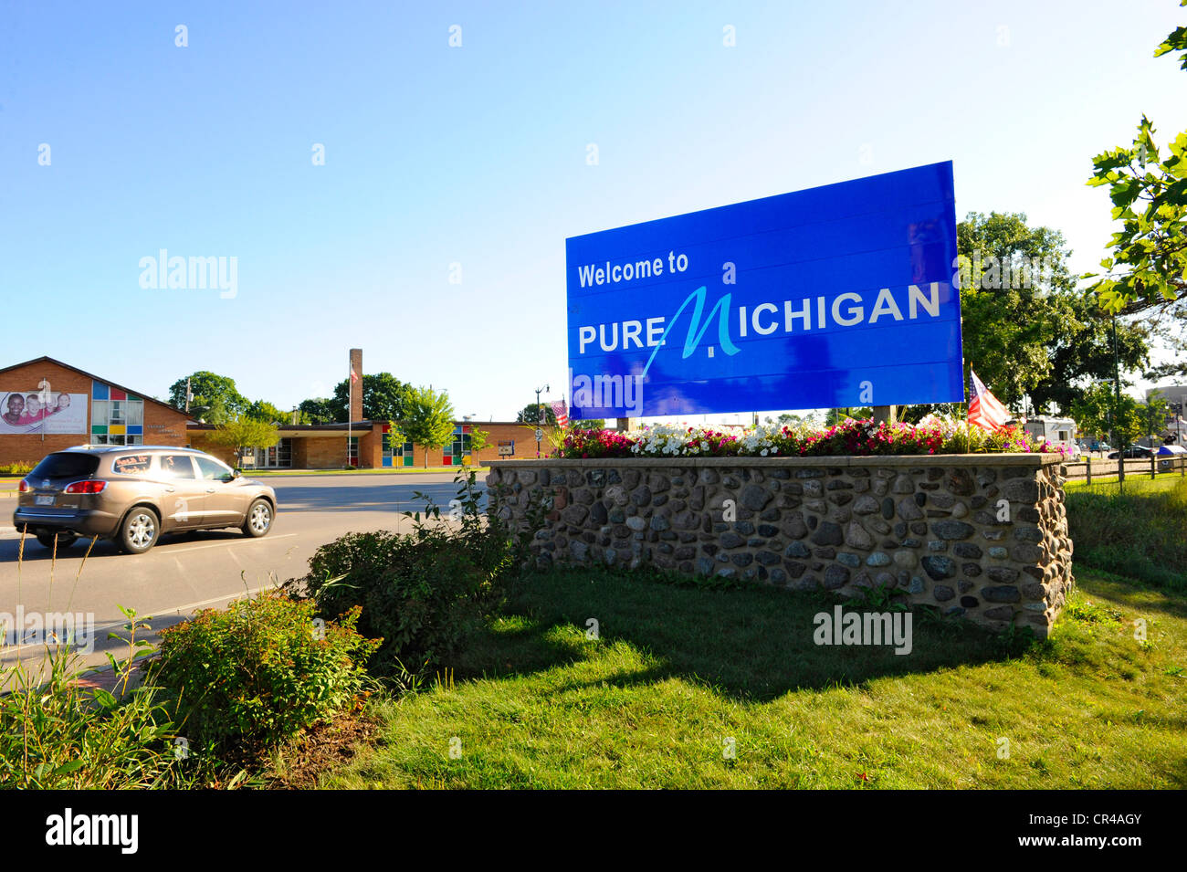 Welcome to Michigan Sign State Border US Pure Stock Photo - Alamy