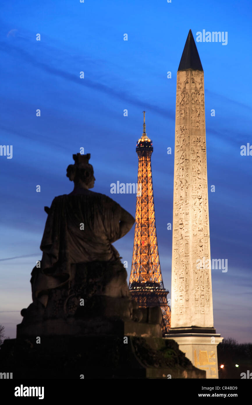 France, Paris, the Place de la Concorde with the Eiffel Tower ...