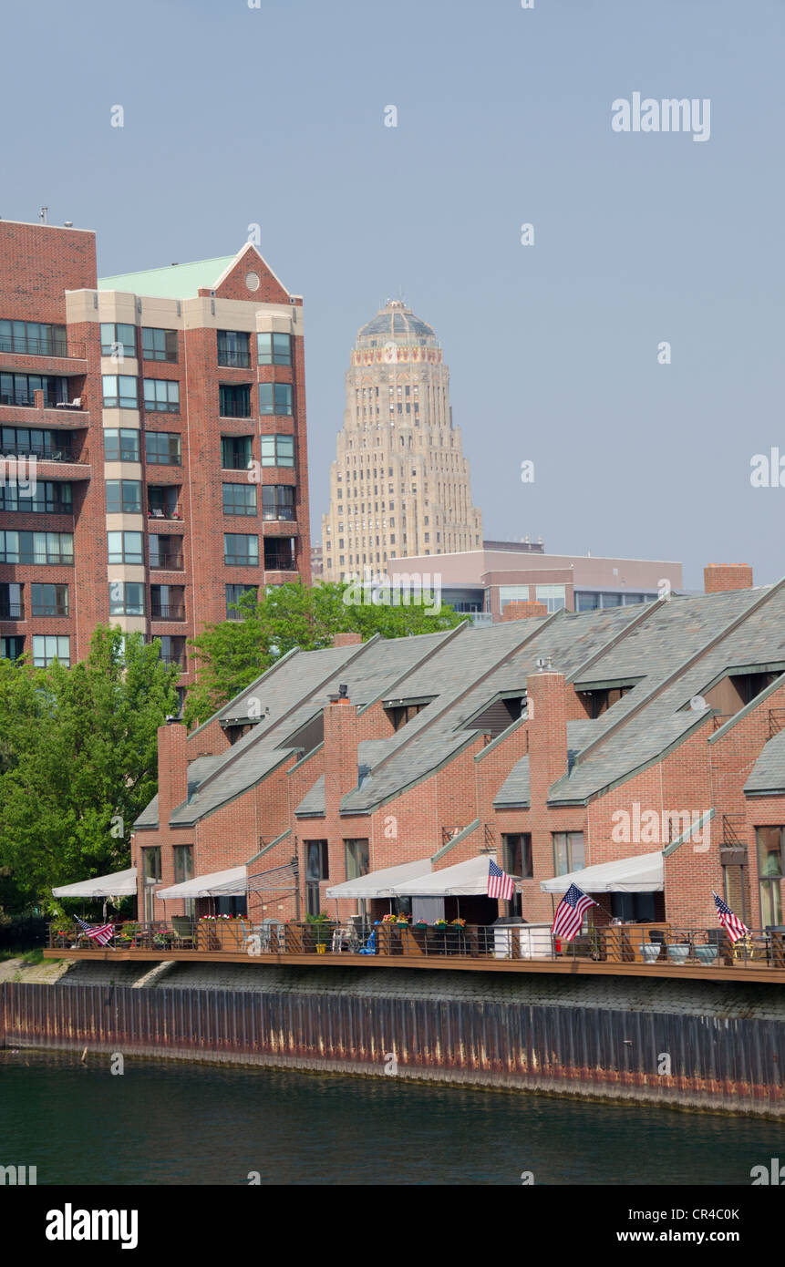New York, Buffalo. Waterfront area of Lake Erie, Buffalo city skyline ...