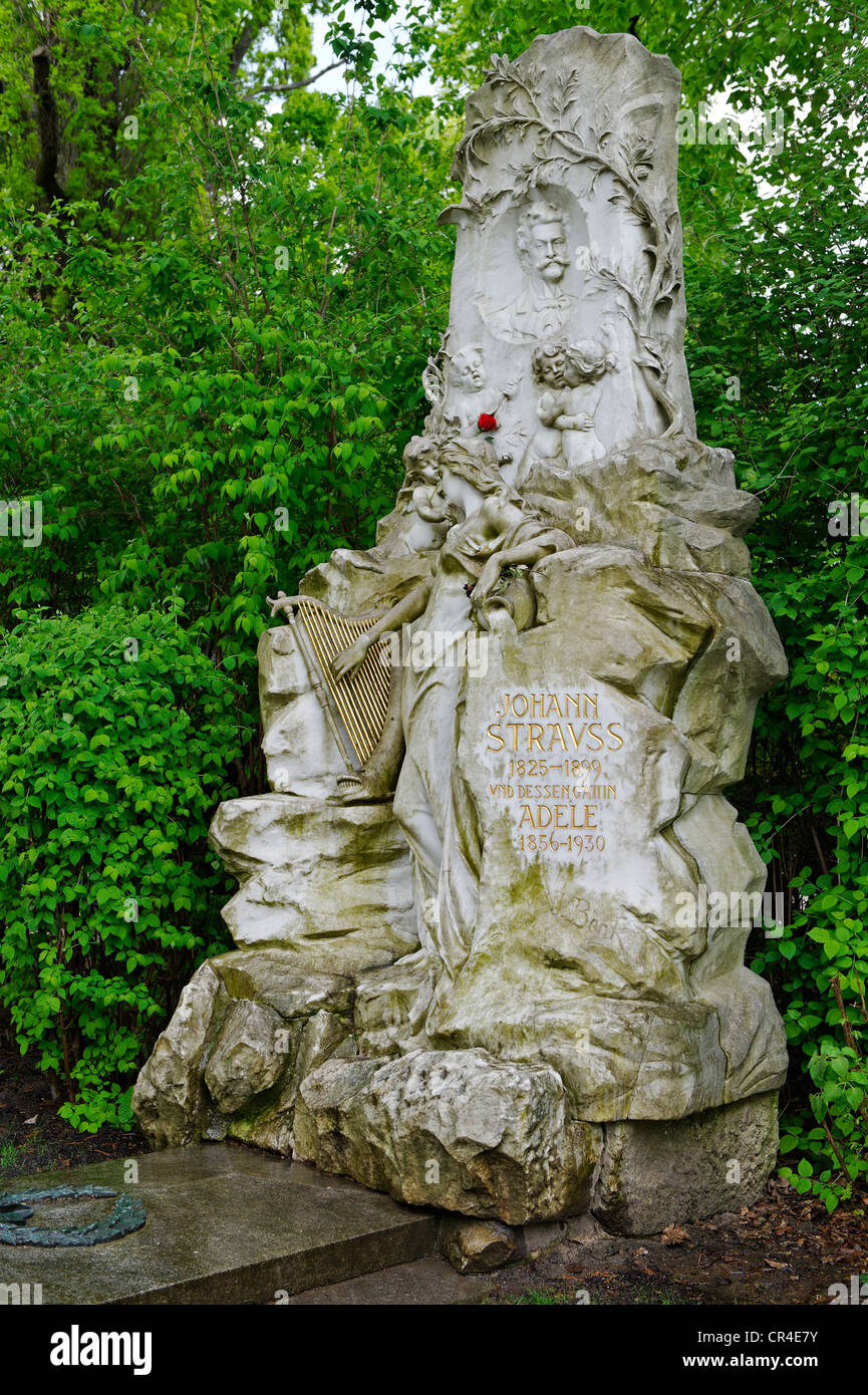 Grave of Johann Strauss, Wiener Zentralfriedhof, Vienna's central ...