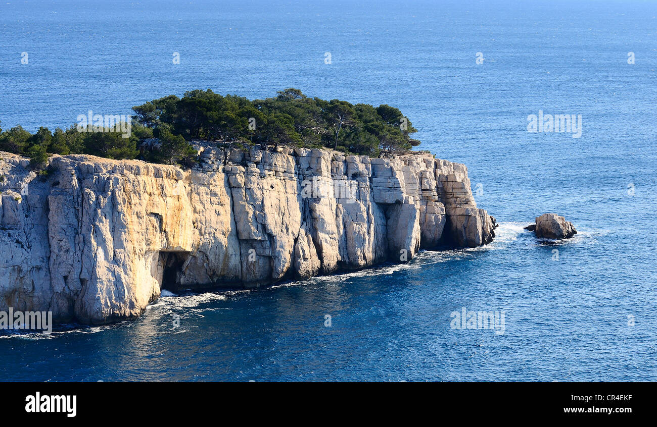 Splendid southern France coast (Calanques de Cassis), southern France ...