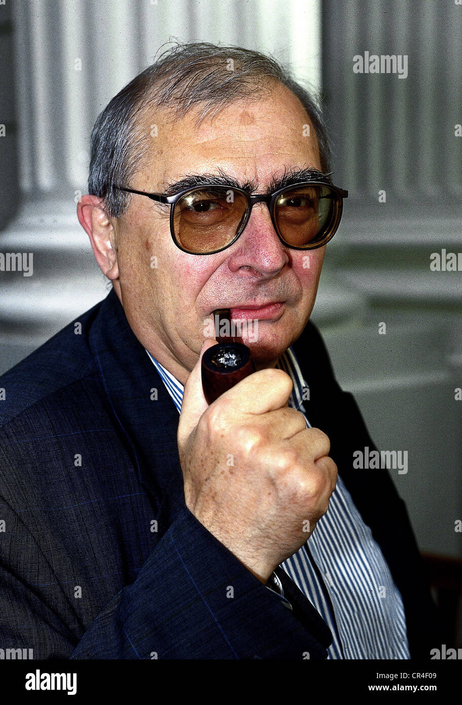 Chabrol, Claude, * 24.6.1930, French director, portrait, circa 1992 ...