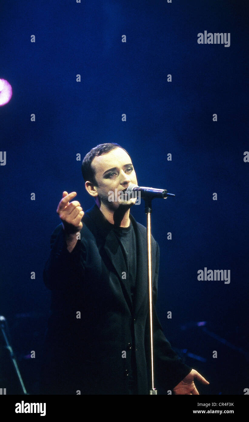 Boy george hi-res stock photography and images - Alamy