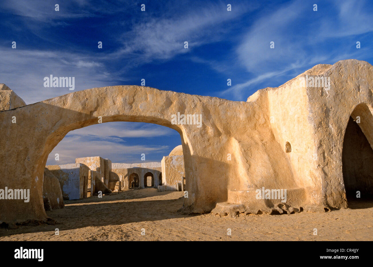 Desert nefta tunisia hi-res stock photography and images - Alamy