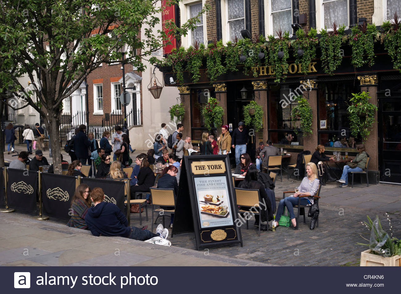 Islington Pub High Resolution Stock Photography and Images - Alamy