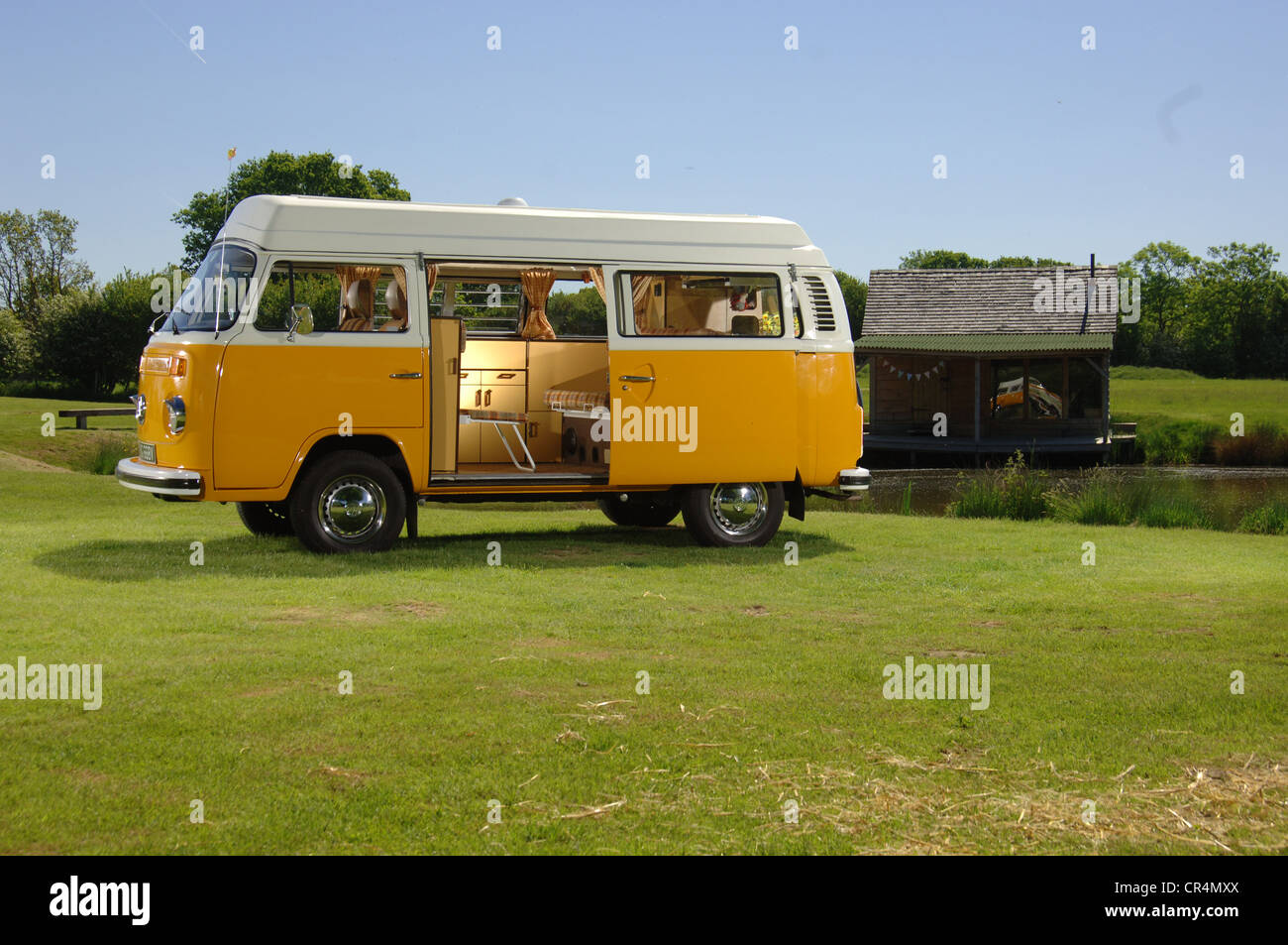 1979 Bay WIndow VW Volkswagen camper van, micro bus Stock Photo - Alamy