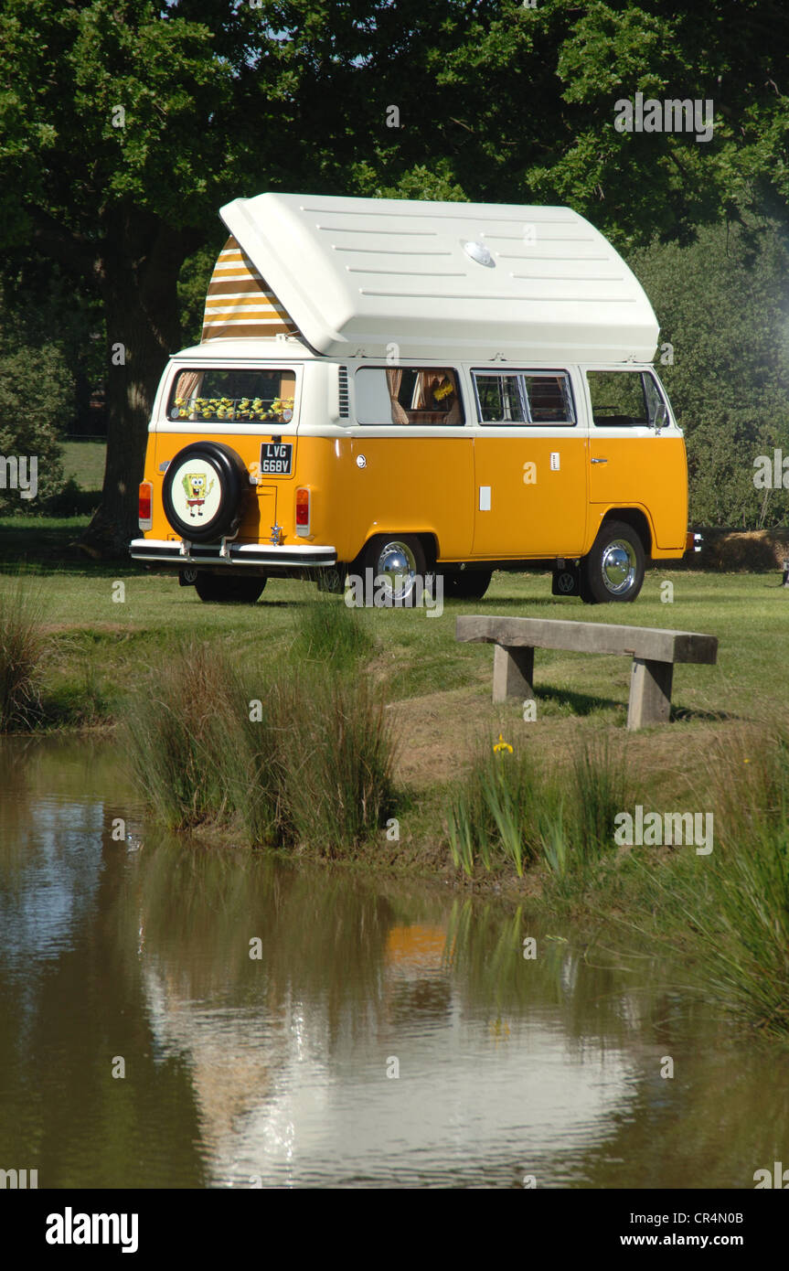 1979 Bay WIndow VW Volkswagen camper van, micro bus pop top roof up ...