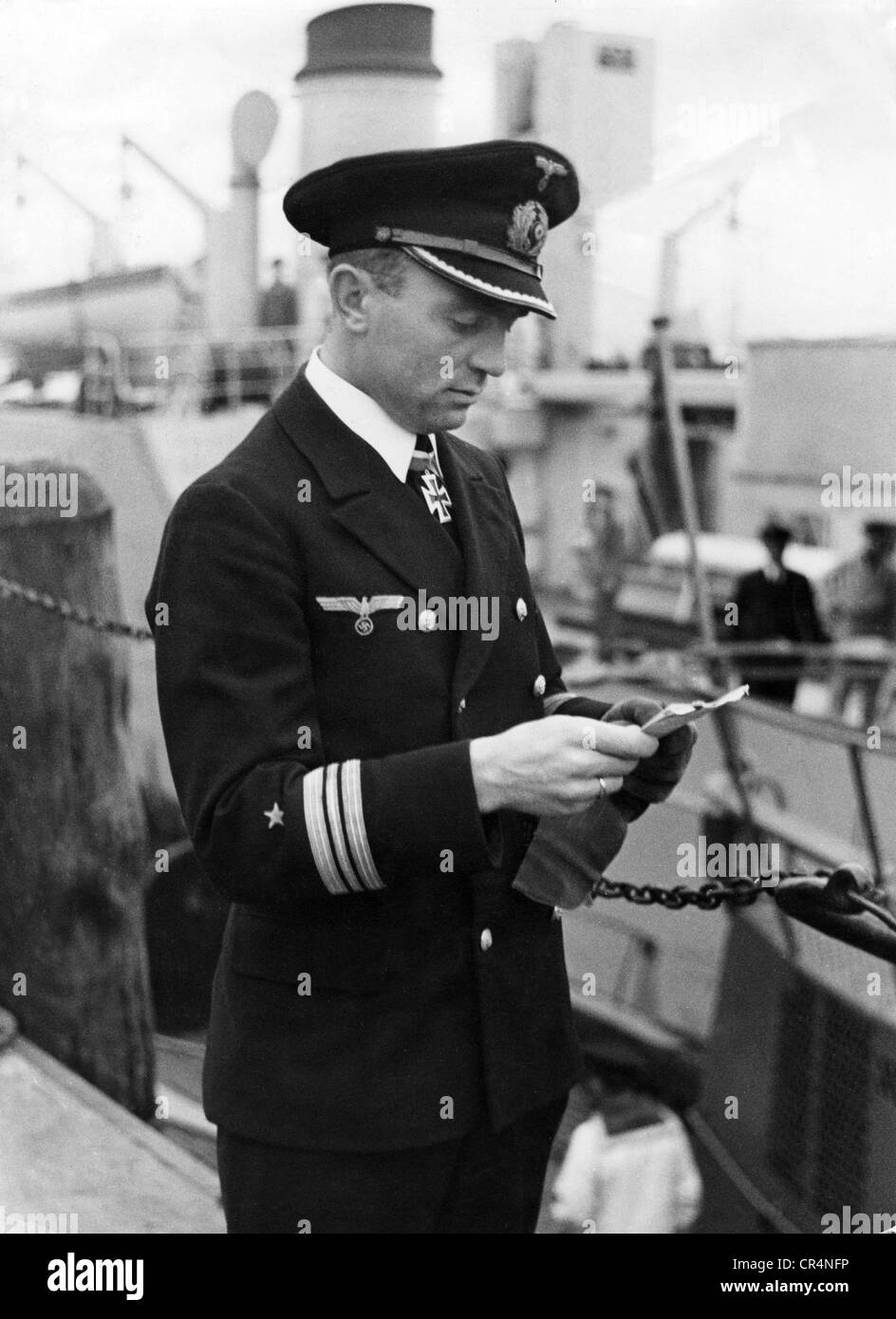 Naval officer wwii High Resolution Stock Photography and Images - Alamy