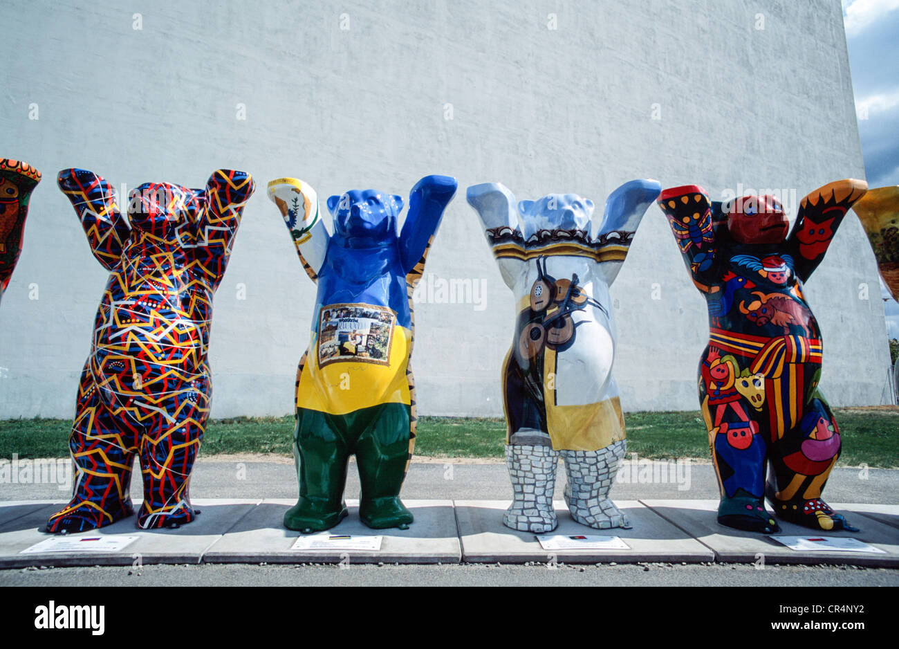 The United Buddy Bears Exhibition near the Brandenburg Gate in 2003 ...