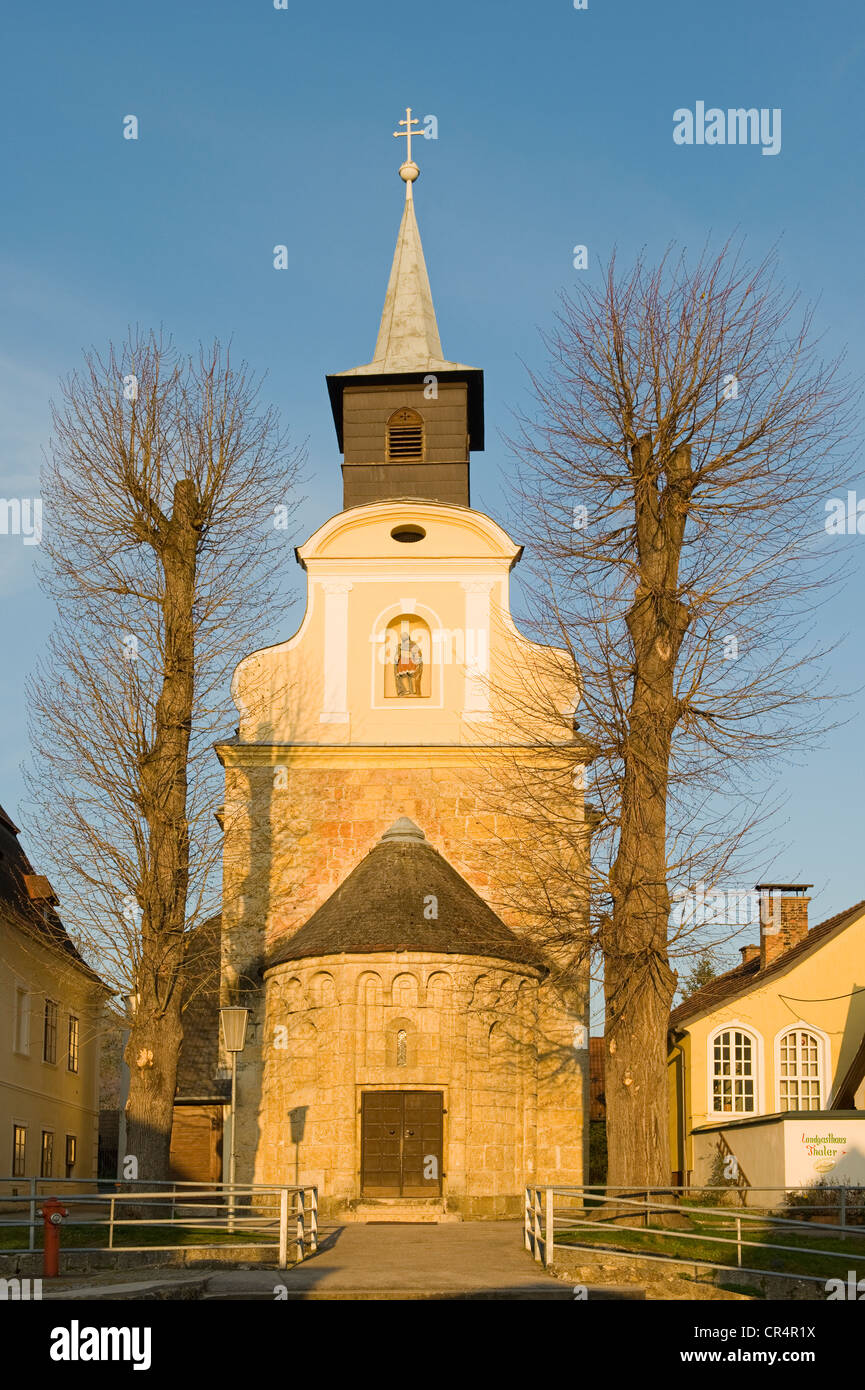 Romanesque apse hi-res stock photography and images - Alamy