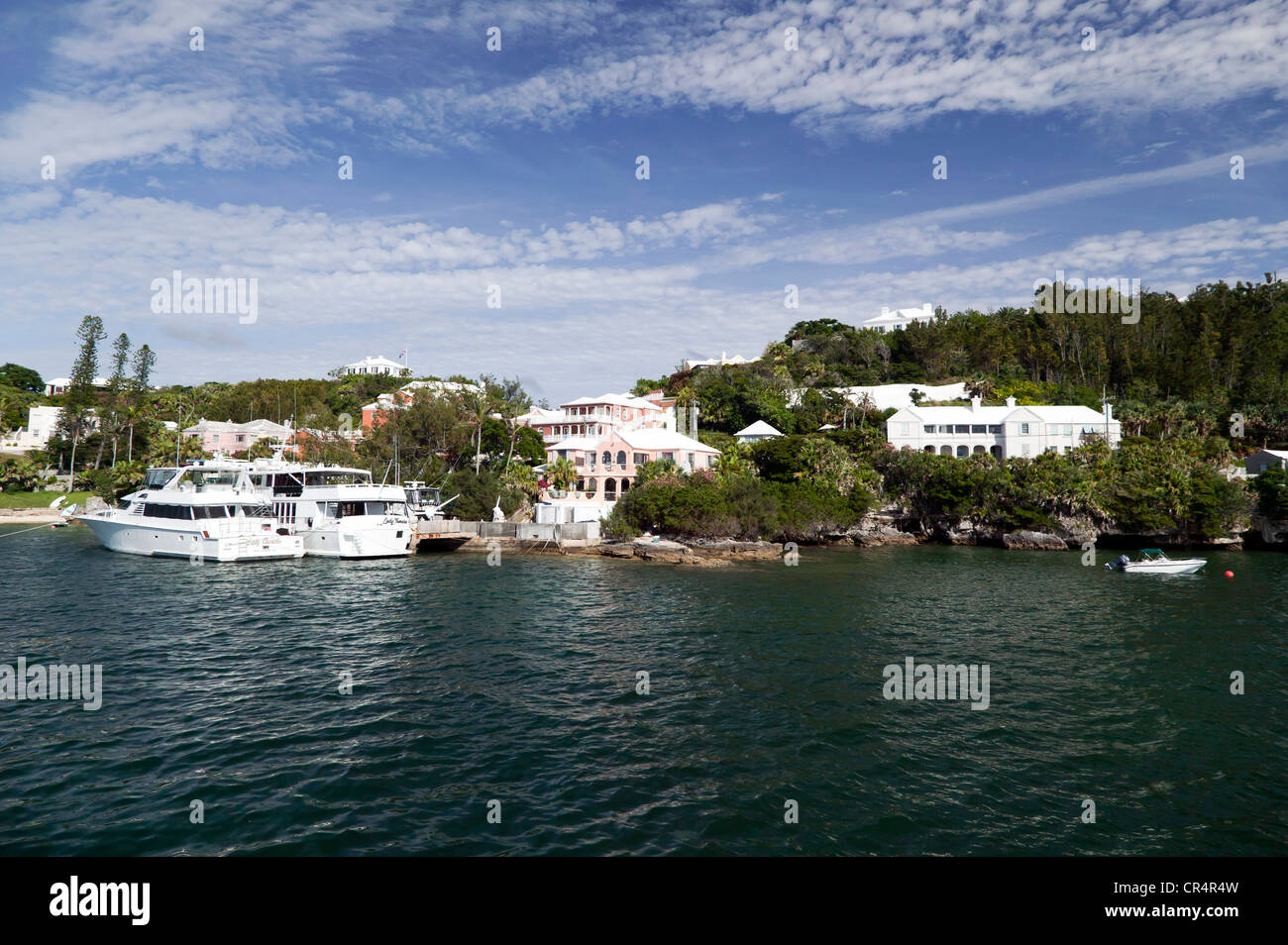 Large motorcruisers moored alongside Harbour Road, Warwick Parish ...