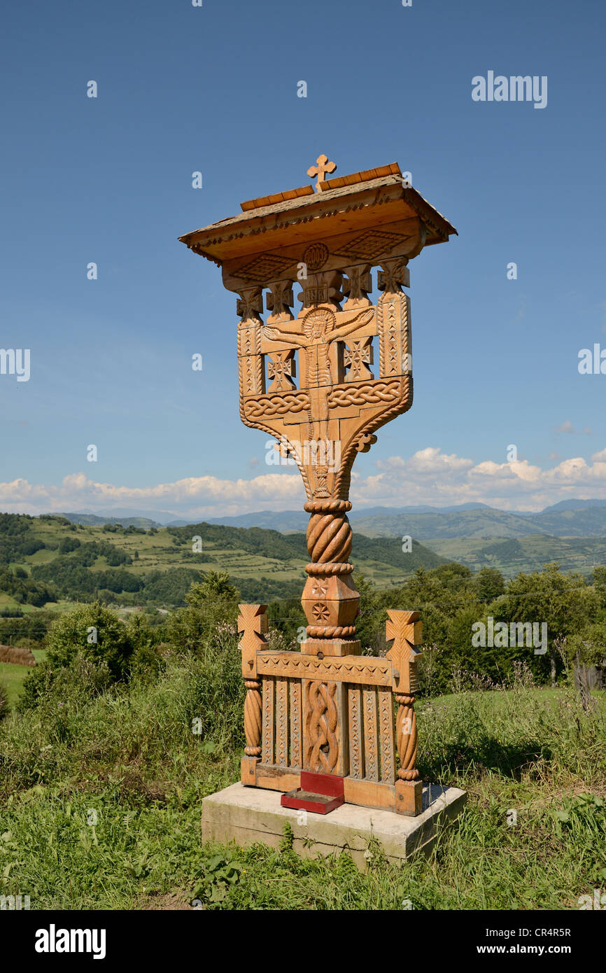 Orthodox wooden cross, Romania, Europe Stock Photo - Alamy