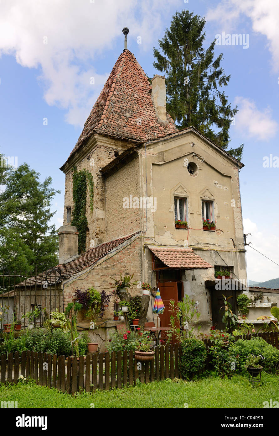 House attached hi-res stock photography and images - Alamy