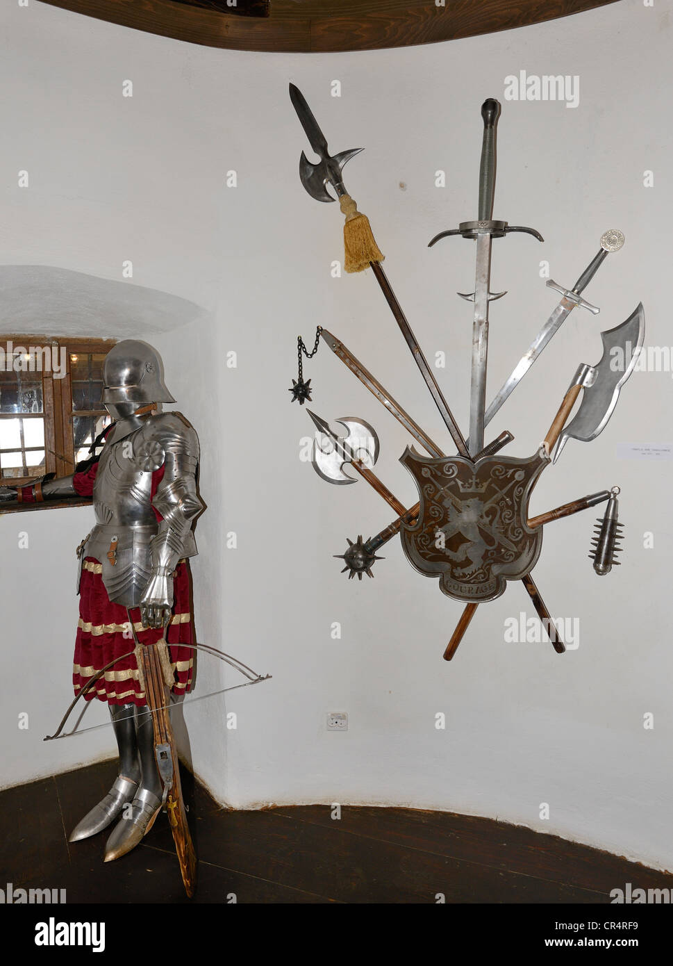 Castle interior armour hi-res stock photography and images - Alamy