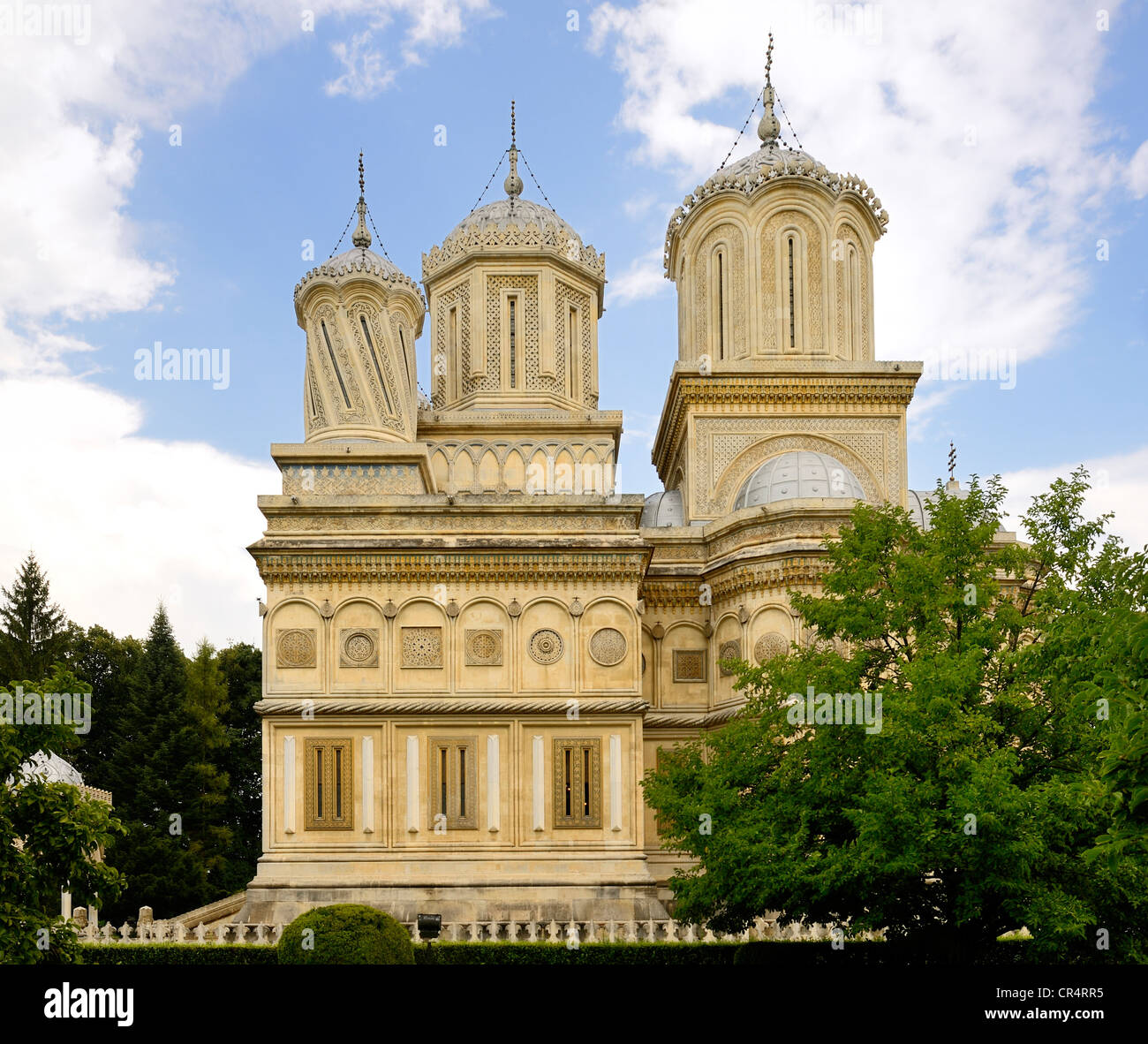 The curtea de arges episcopal church hi-res stock photography and ...