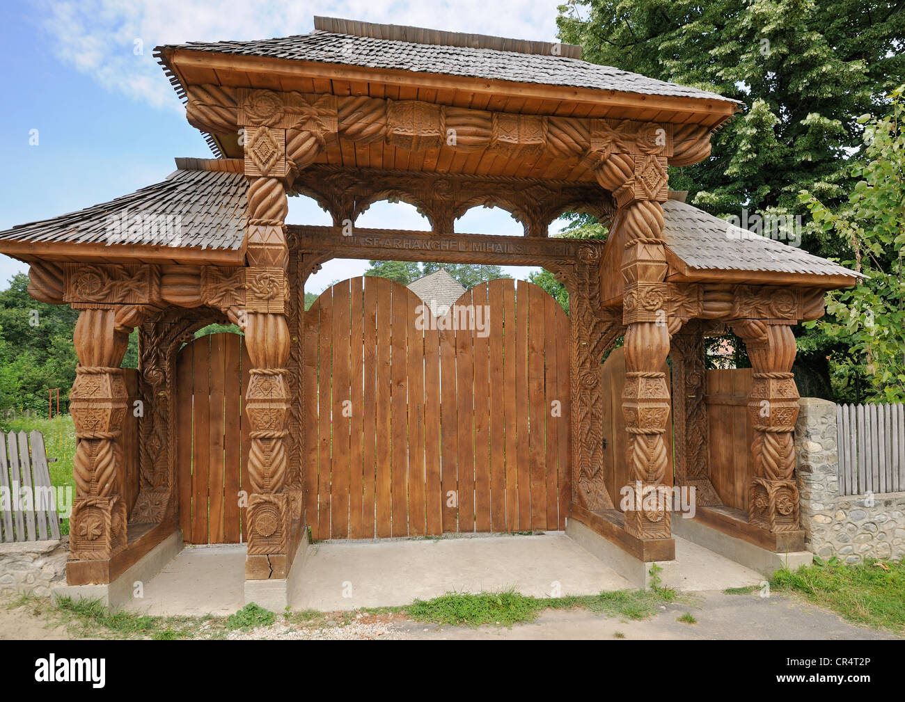 Carved wood gates hi-res stock photography and images - Alamy