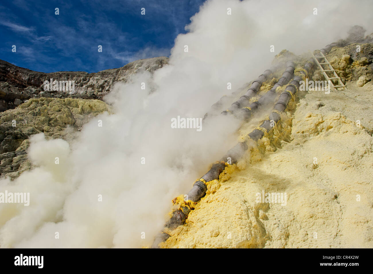 Sulphur mining, Kawah Ijen volcano, Java, Indonesia Stock Photo - Alamy