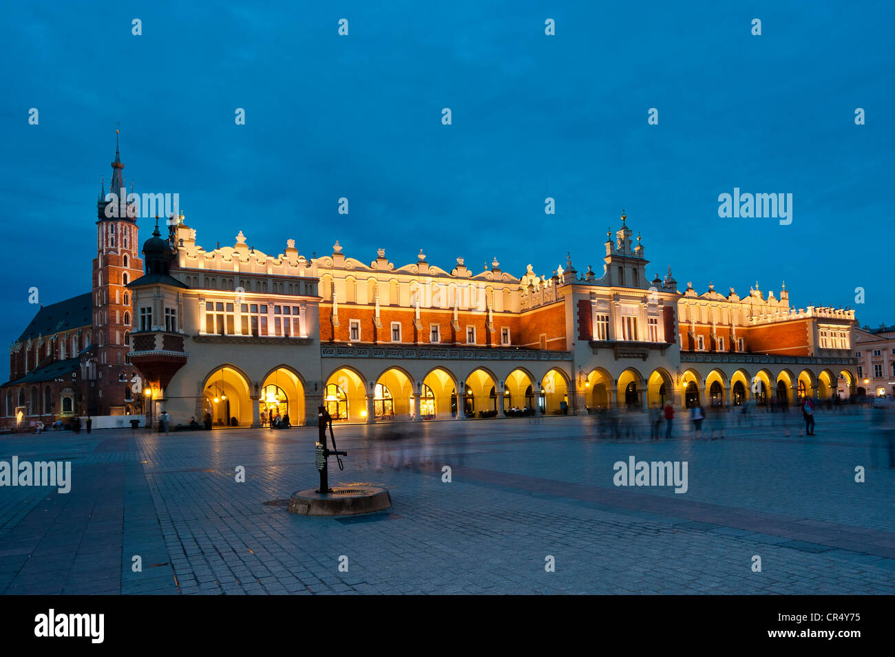 Cloth Hall at dusk with lighting, Rynek, UNESCO World Heritage Site ...