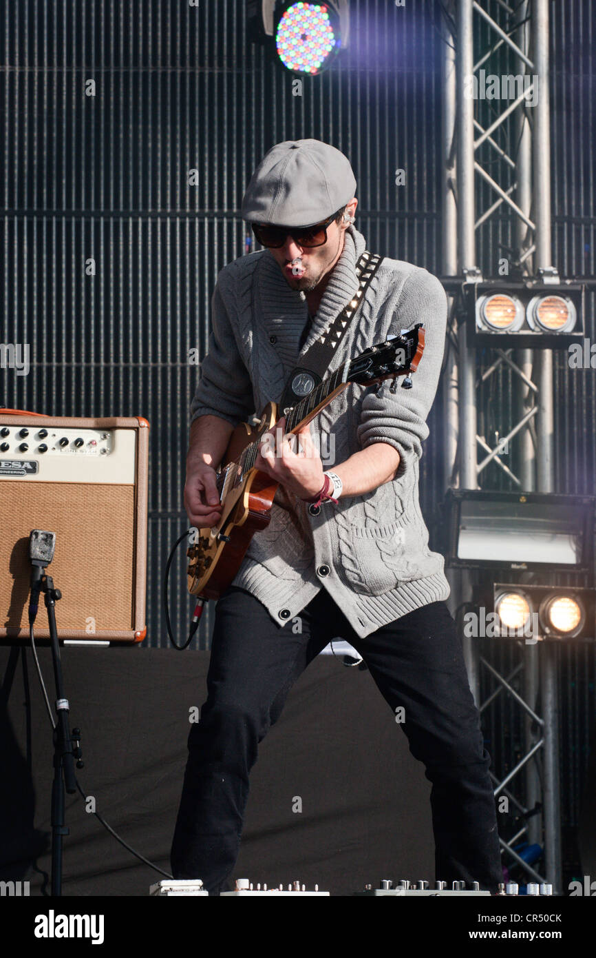 Rizzle kicks hi-res stock photography and images - Alamy