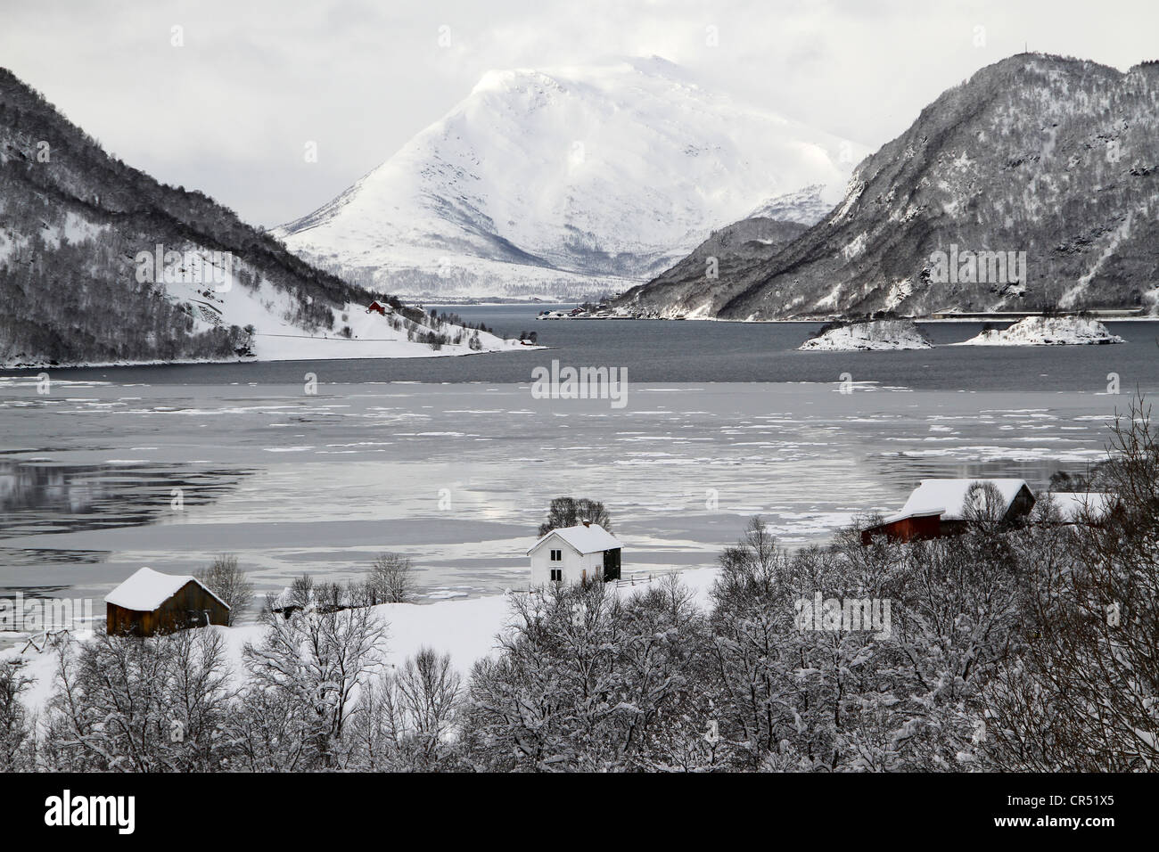 Scenic fjord mountains winter hi-res stock photography and images - Alamy