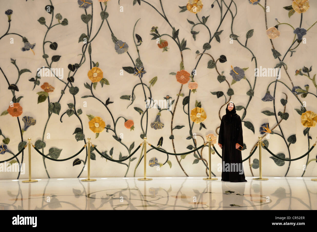 Veiled woman drawing hi-res stock photography and images - Alamy